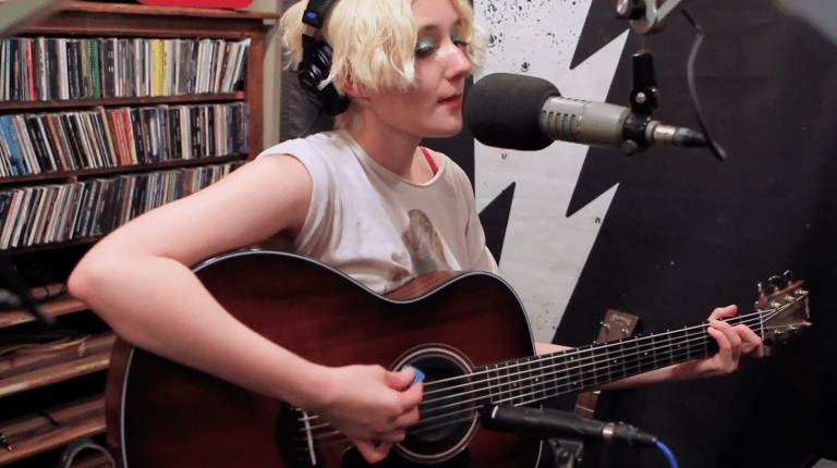 Jessica Lea Mayfield performs Sorry is Gone and Meadows [video ...