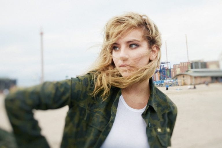 Hailey Knox - Hardwired – Lightning 100