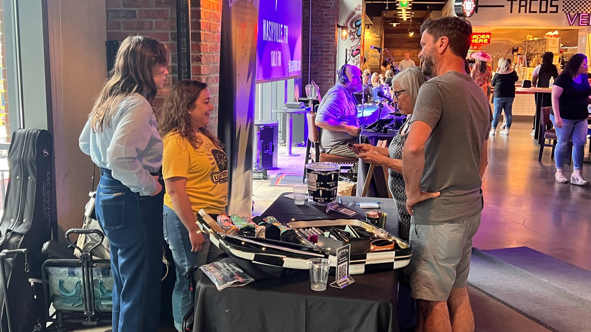 Taylor Bickett -- Friday Afternoon Live (5/13/22) – Lightning 100