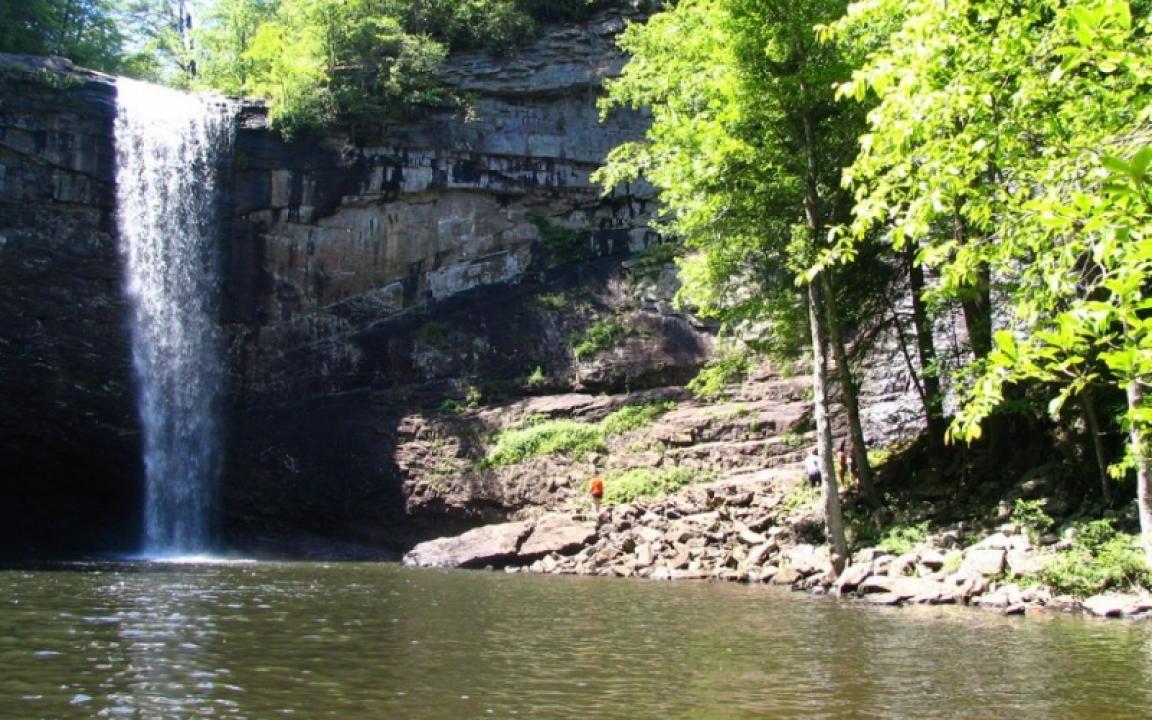 5 Beautiful Nearby Waterfalls – Lightning 100