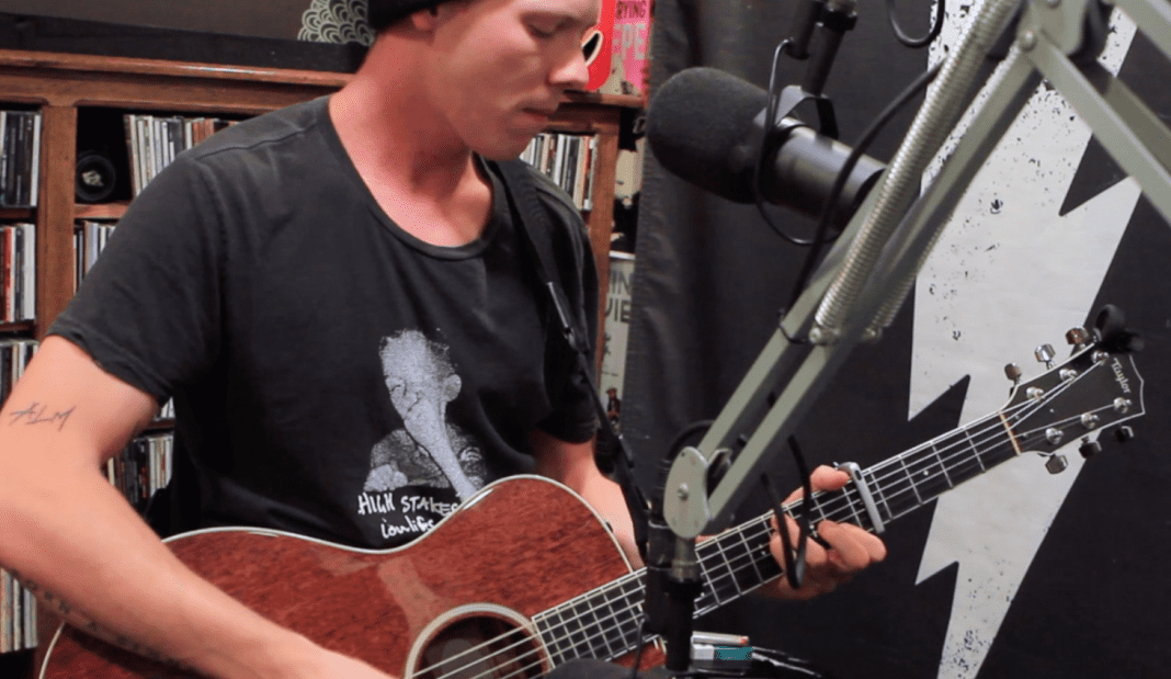 Matt Maeson Performs "Cringe" and "Hallucinogenics" [video] – Lightning 100